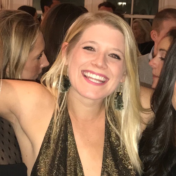 Taylor's Closet (@tdelbrid) | Poshmark